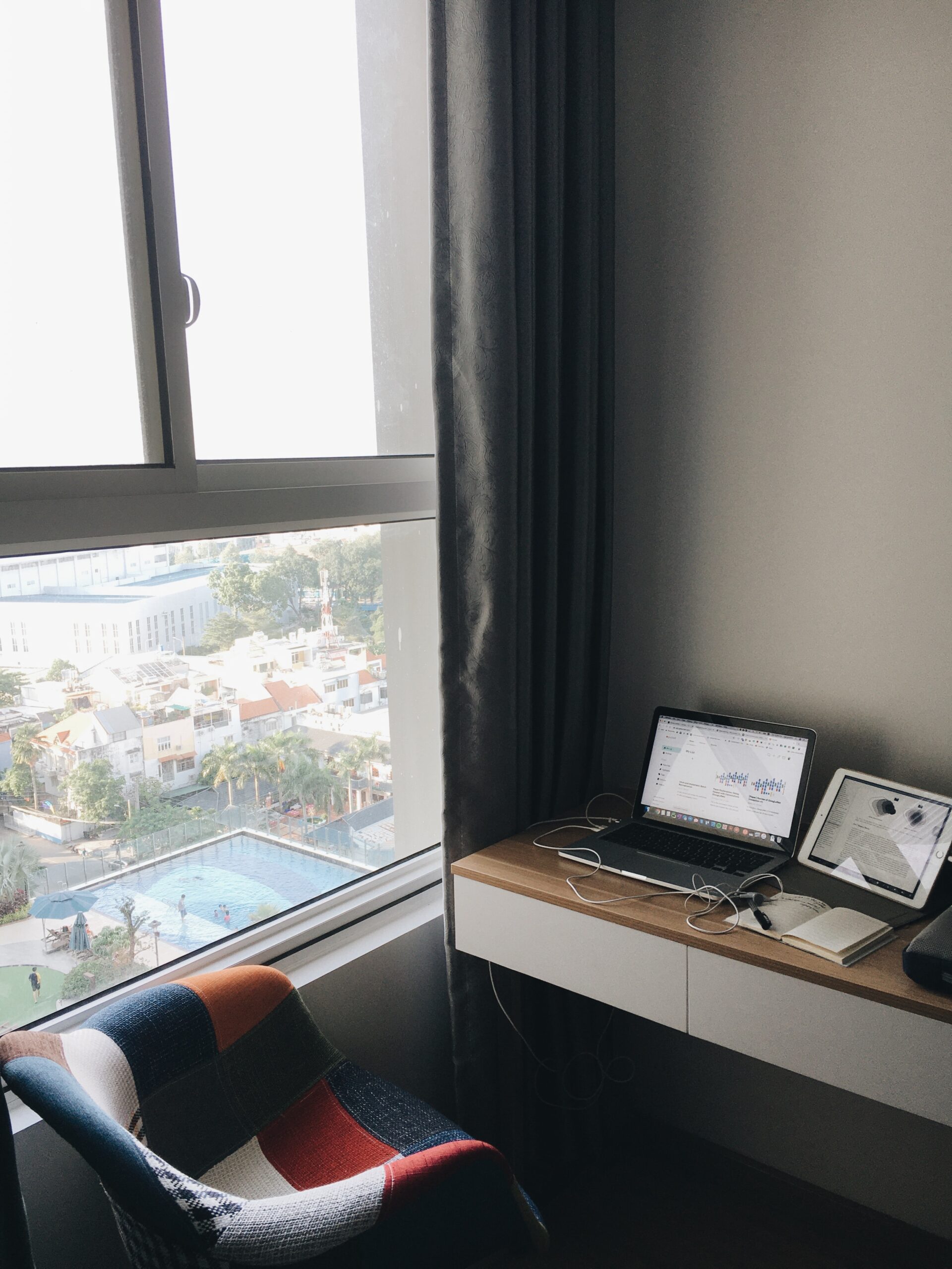 Working from a beach chair - 5 main challenges of workation